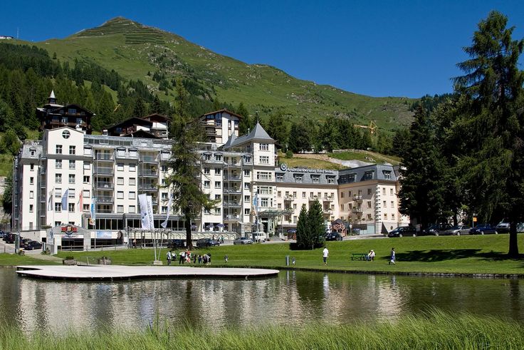 Revo Hospitality Group schließt Luxushotel in Davos für Sommerbetrieb ...