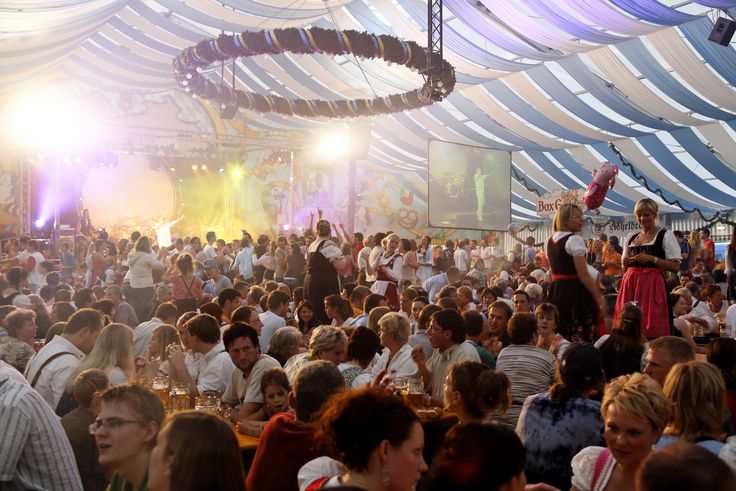 Leichter Besucherrückgang beim Straubinger Gäubodenvolksfest: Tageskarte
