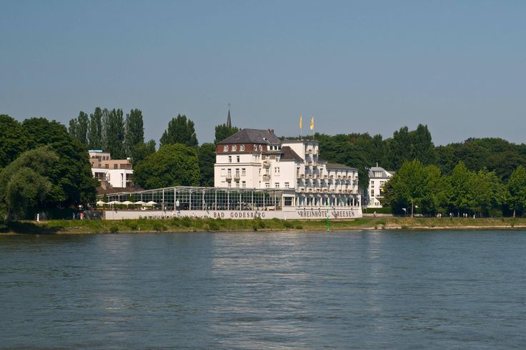 Das Weiße Haus am Rhein: Rheinhotel Dreesen als Zweiteiler im Fernsehen ...