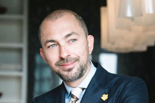 Robert Petrovic verlässt Ritz-Carlton-Hotel in Berlin: Tageskarte