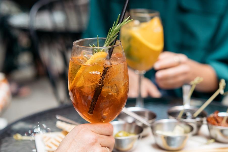 Mixgetränke boomen in der Weinkrise - Winzer hoffen auf besseren Ertrag ...