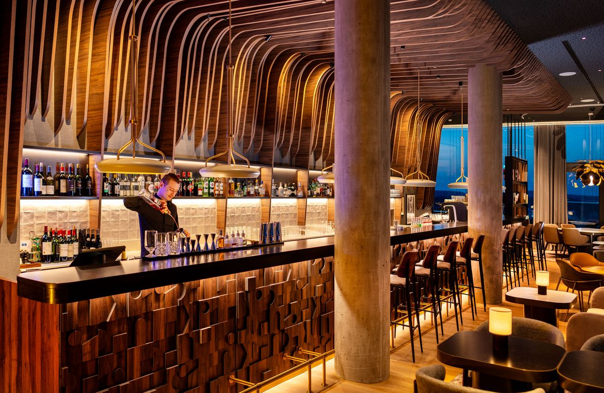 Restaurant Balaustine im Radisson Blu Hotel im Porsche Design Tower ...