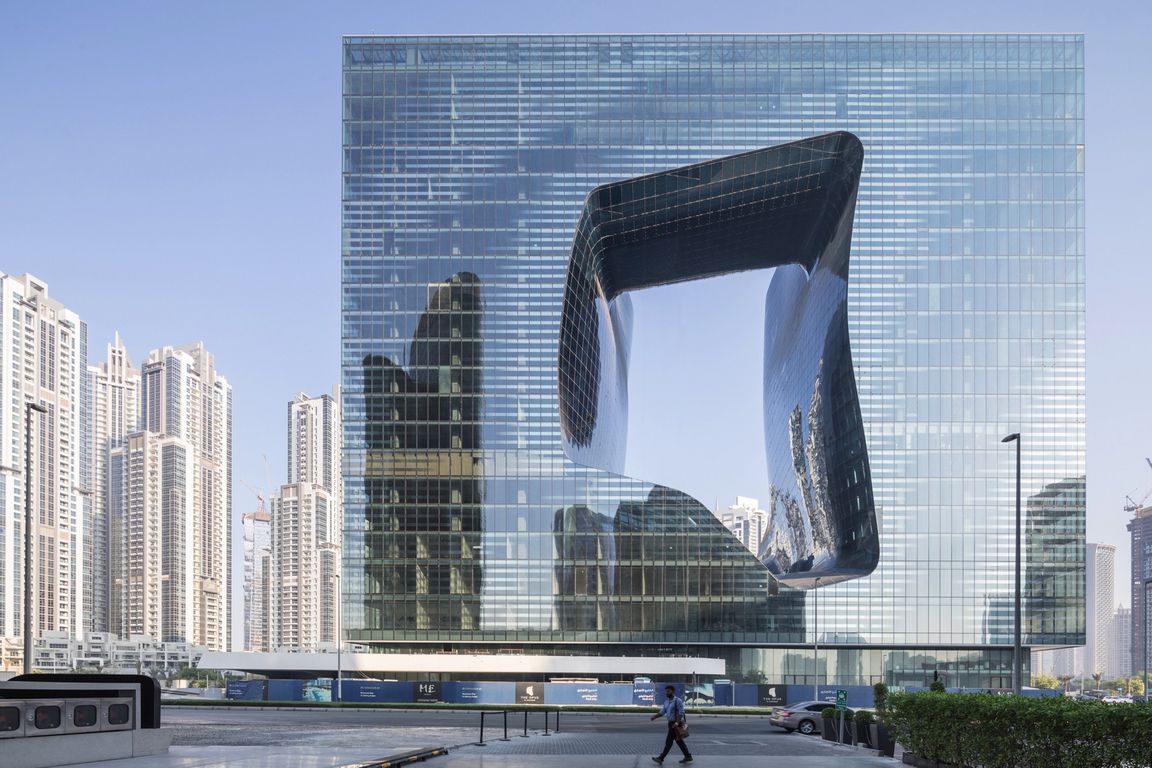 Opus Dubai: ME by Meliá-Hotel in spektakulärem Gebäude von Zaha Hadid ...