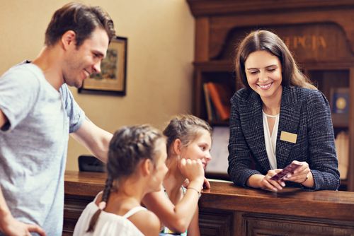 Immer mehr Abiturienten machen eine Ausbildung: Tageskarte Immer mehr Abiturienten machen eine Ausbildung: Tageskarte