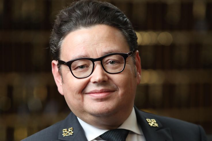 Dirk Bossmann ist neuer Concierge im Hotel Vier Jahreszeiten: Tageskarte